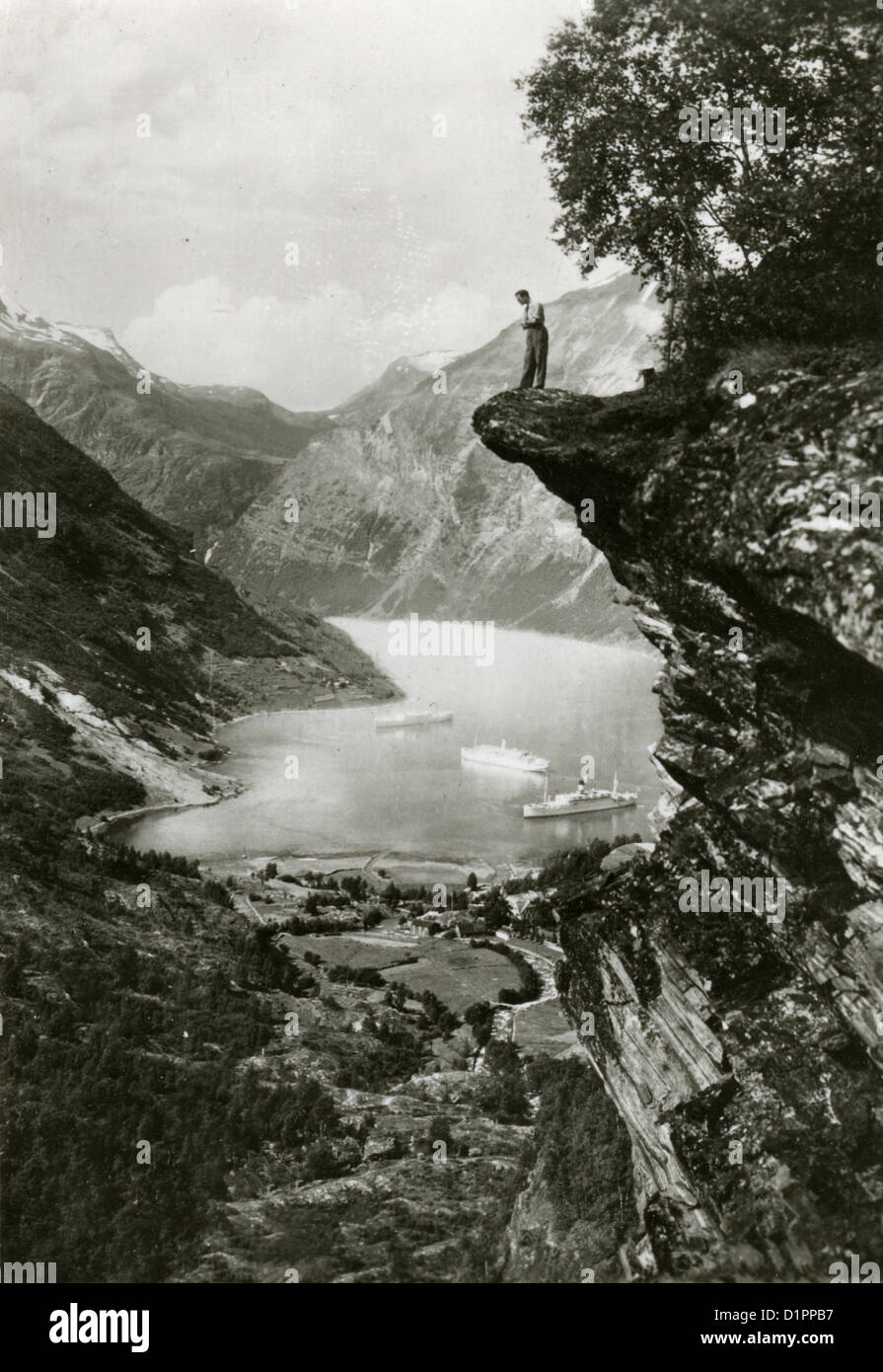 Ships 1920s hi-res stock photography and images - Alamy