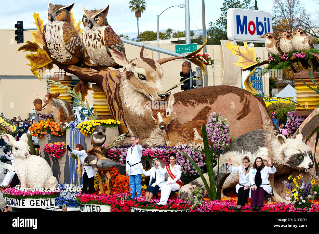 Craftsman Award winner The Nurses' Float "A Healing Place" during the ...