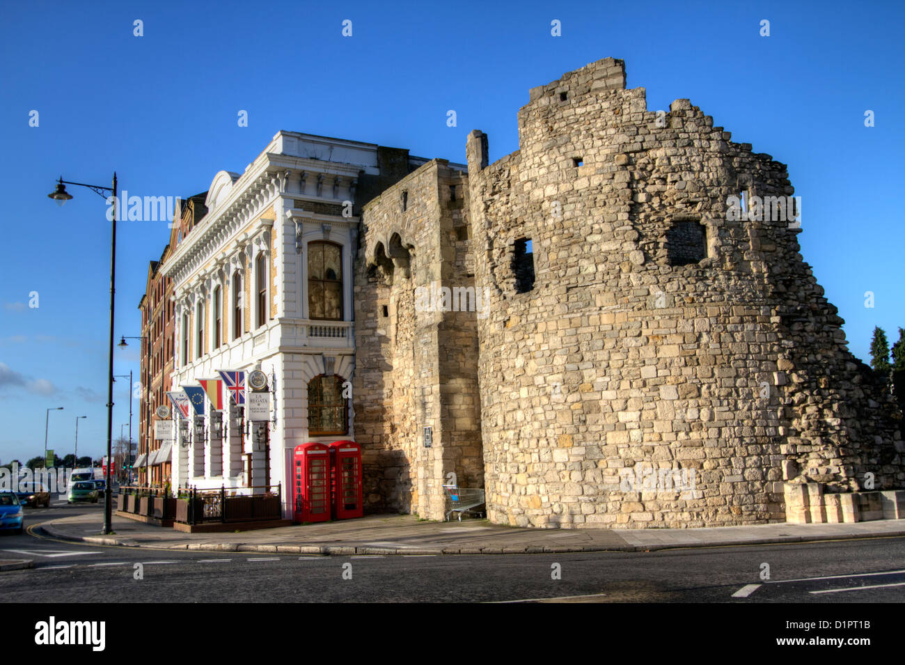 Old city walls southampton uk hi-res stock photography and images - Alamy