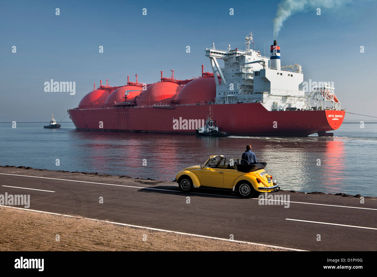 Lng tanker hi-res stock photography and images - Alamy