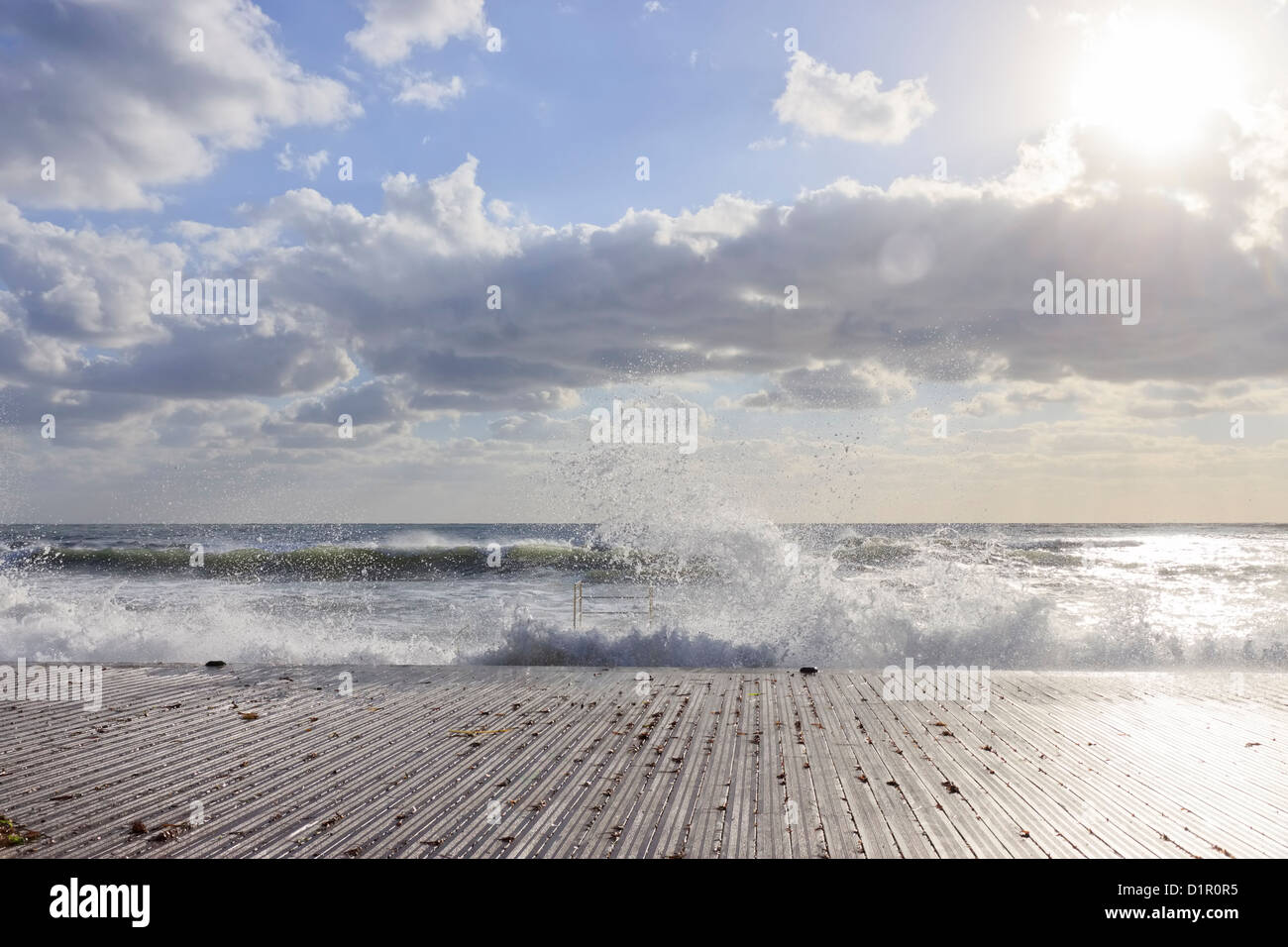 Wave and pier hi-res stock photography and images - Alamy
