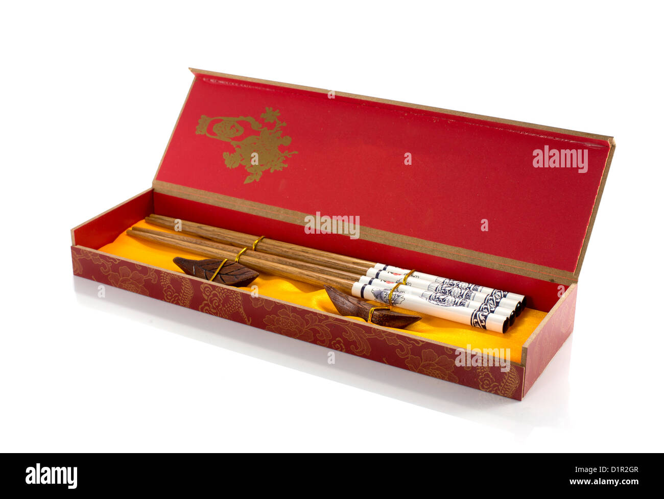 box with chinese chopsticks isolated on white Stock Photo - Alamy