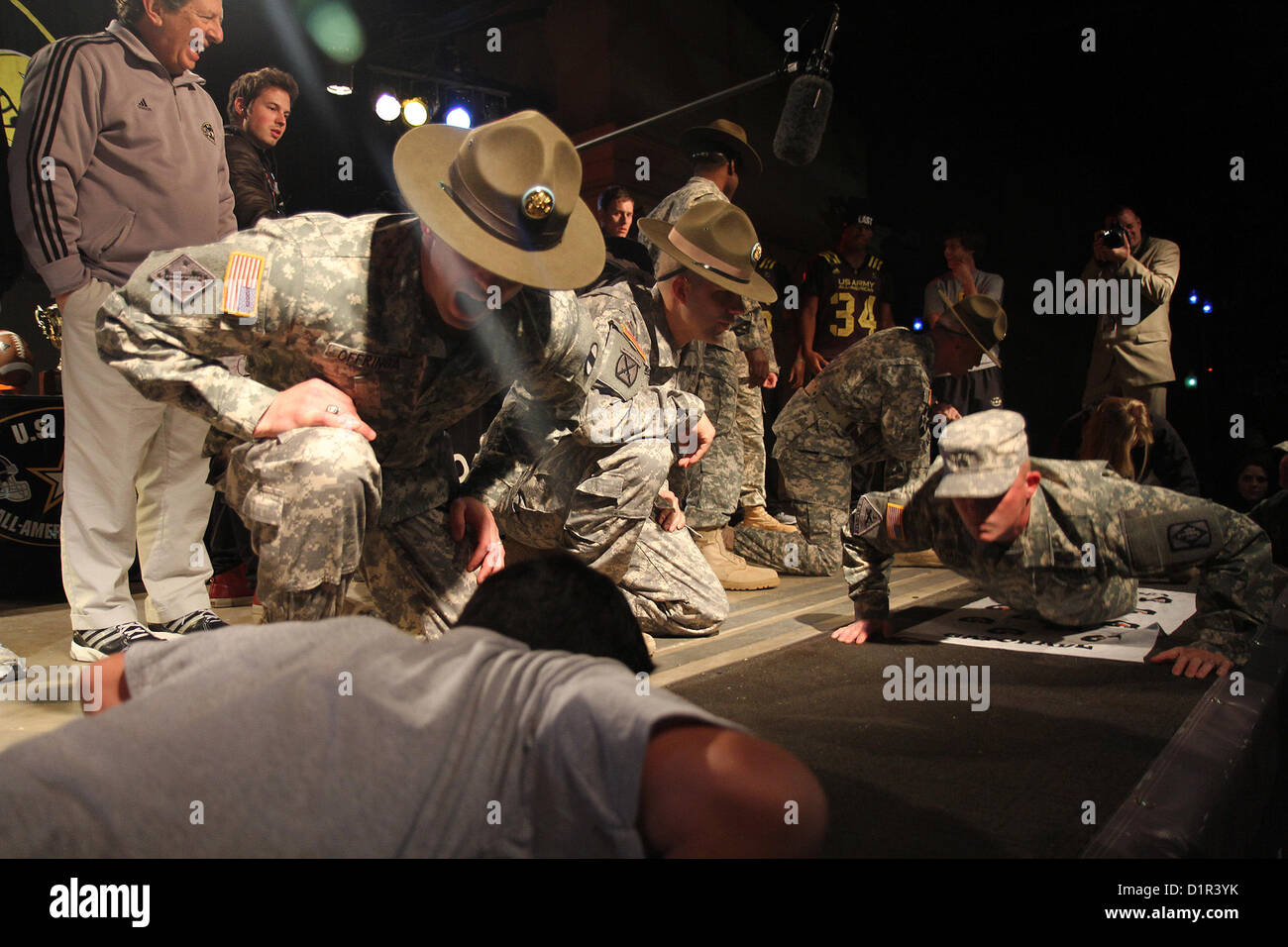 Army drill sergeants hi-res stock photography and images - Alamy
