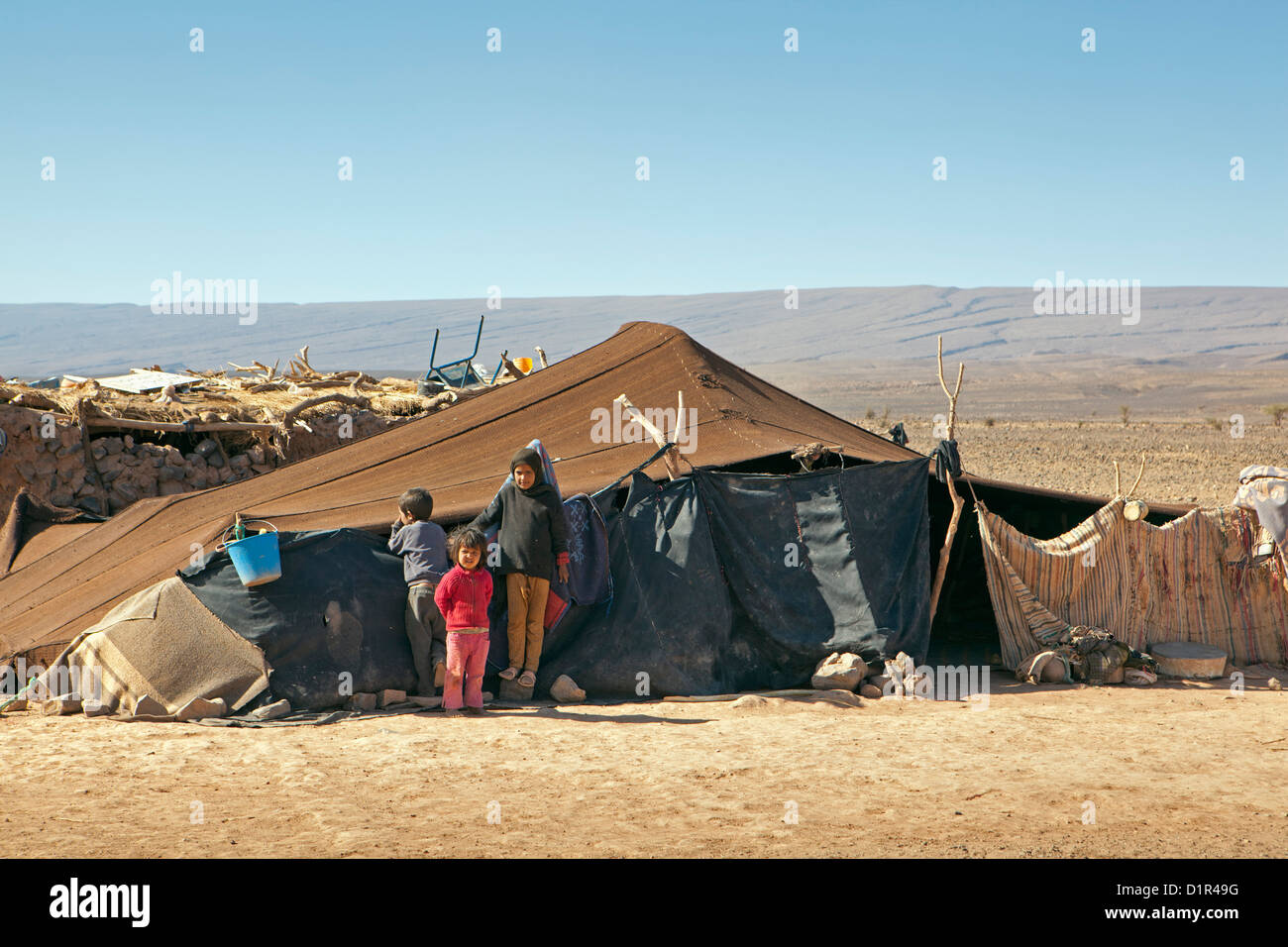 Arid tent berber children hi-res stock photography and images - Alamy