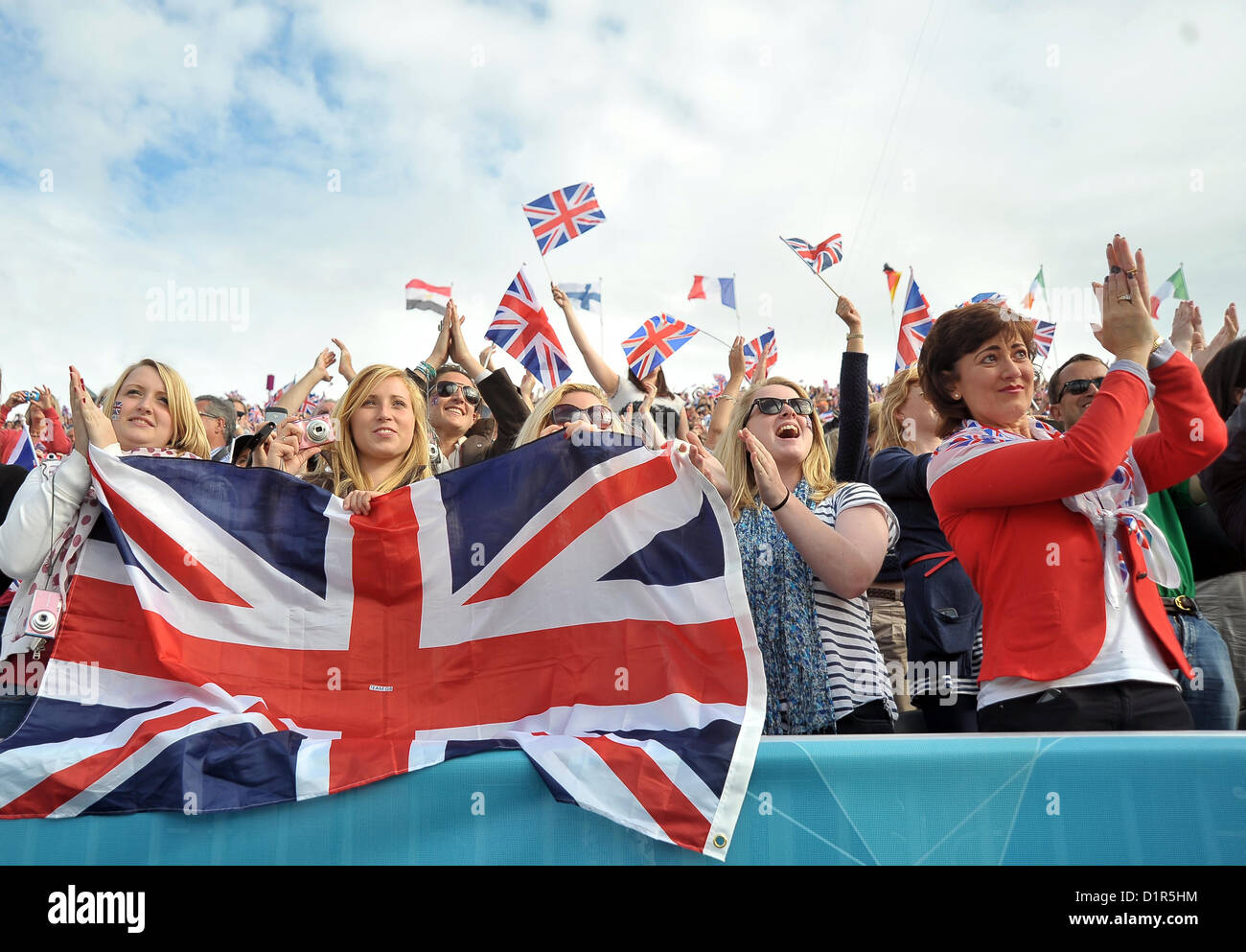 Celebrate team hi-res stock photography and images - Alamy
