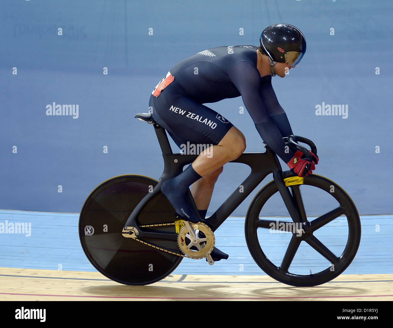 Mens new zealand track cycling velodrome 30th olympiad nzl hi-res stock ...