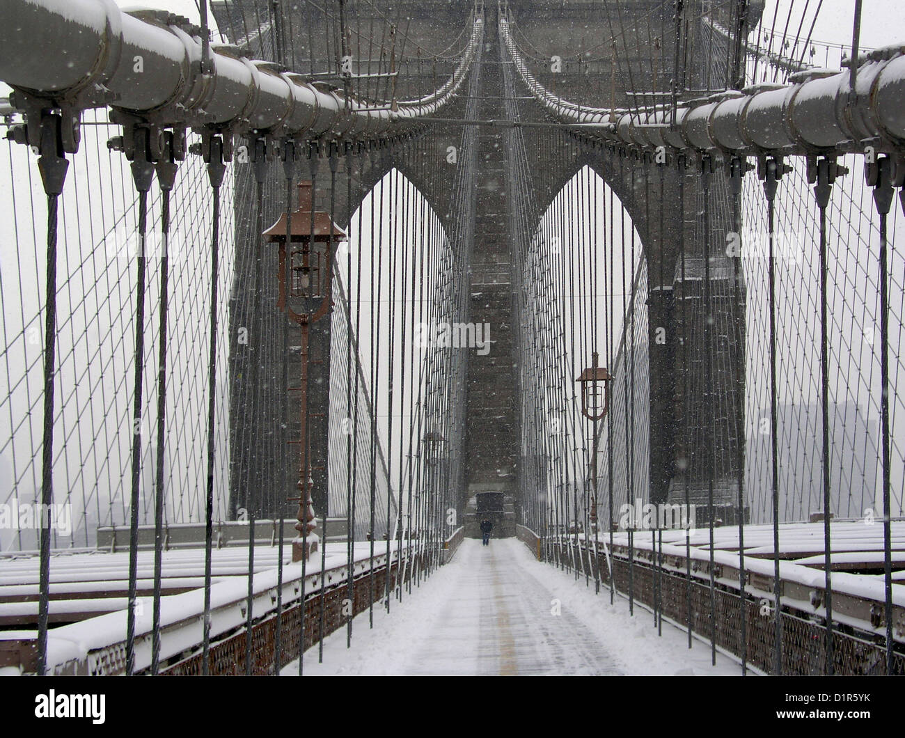 Brooklyn Bridge In Snow High Resolution Stock Photography and Images ...