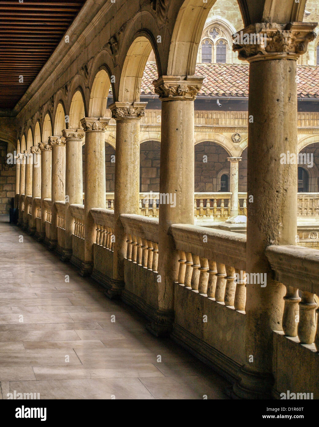 Cloisters of the Parador de Leon hotel - Beautiful Renaissance building ...