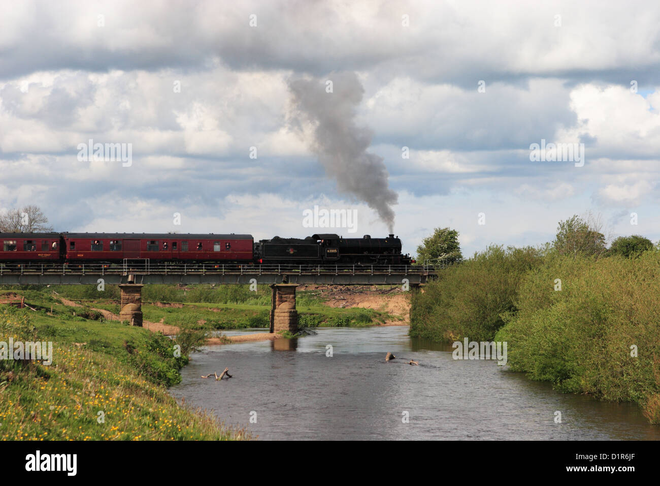 Bridge river swale hi-res stock photography and images - Alamy