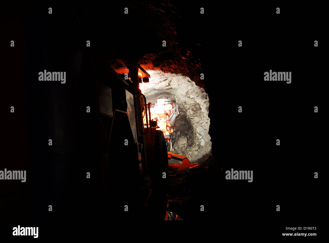 Drill dozer hi-res stock photography and images - Alamy