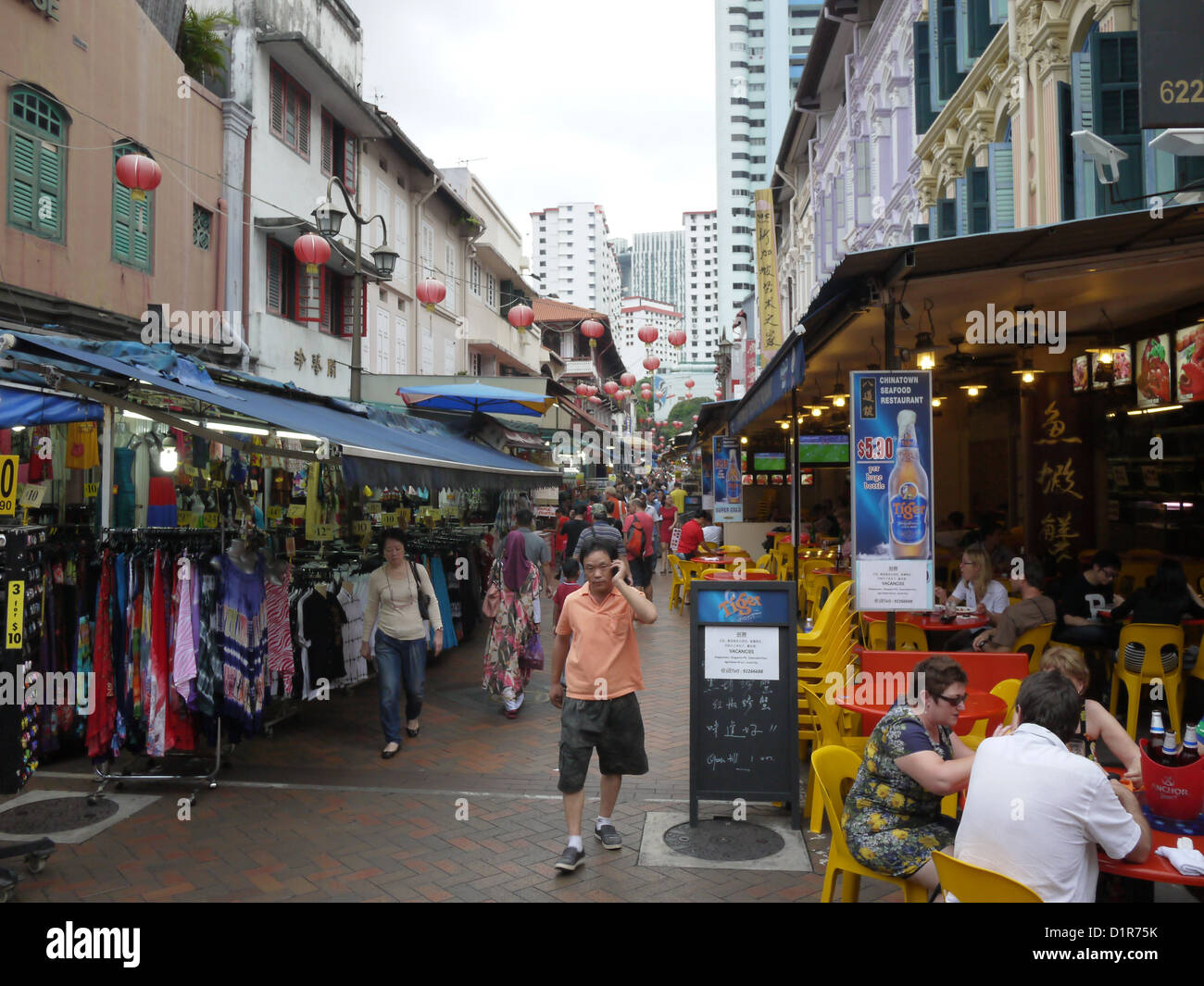 Singapore Chinatown Smith Street Stock Photos & Singapore Chinatown ...