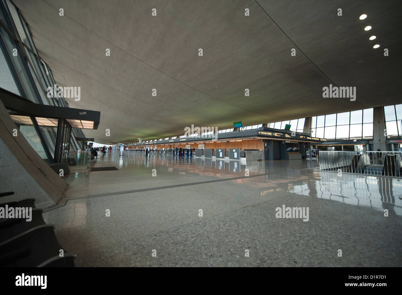 Interior of the main terminal building at Dulles International Airport ...