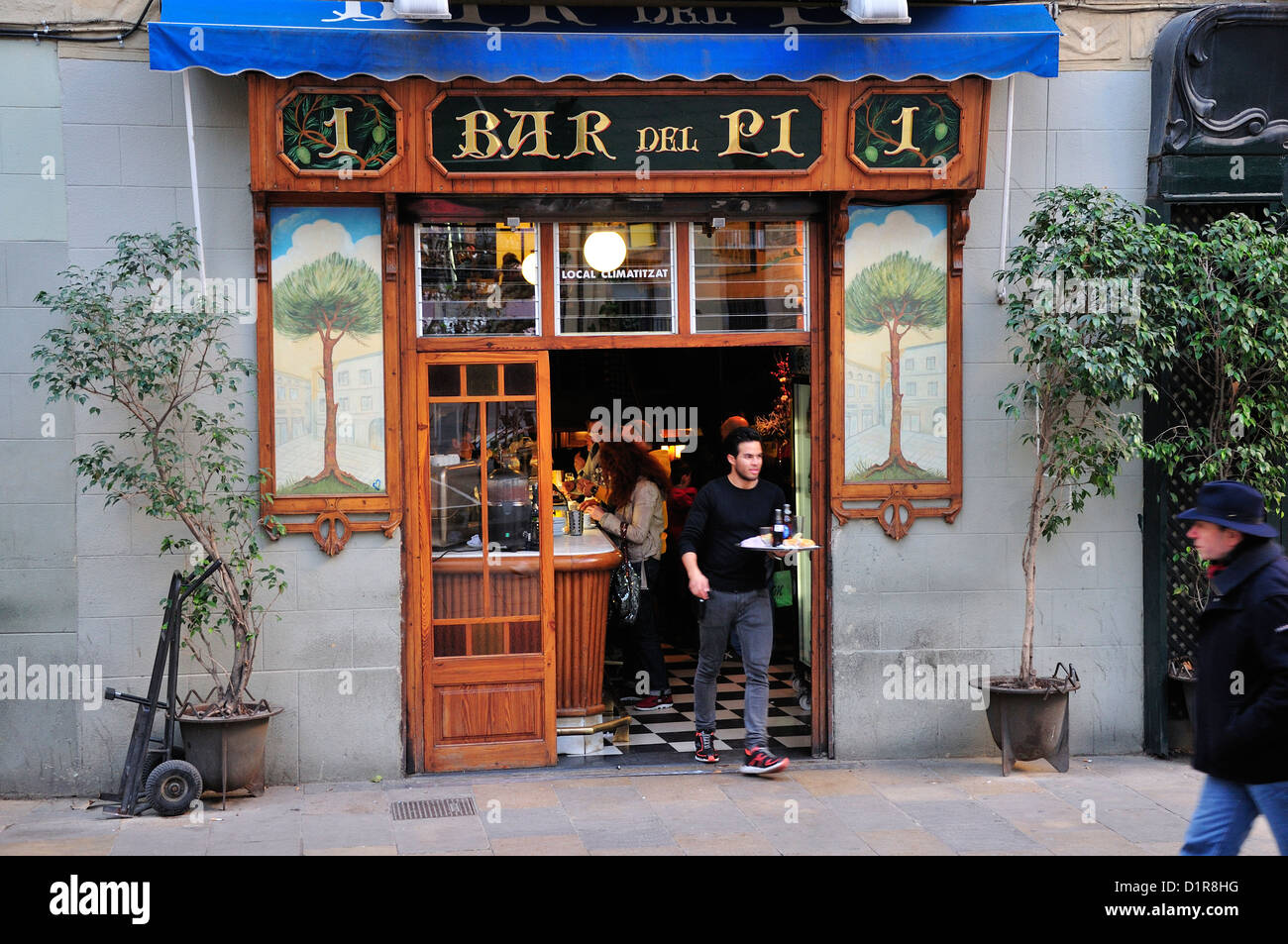 Barcelona bar pi hi-res stock photography and images - Alamy