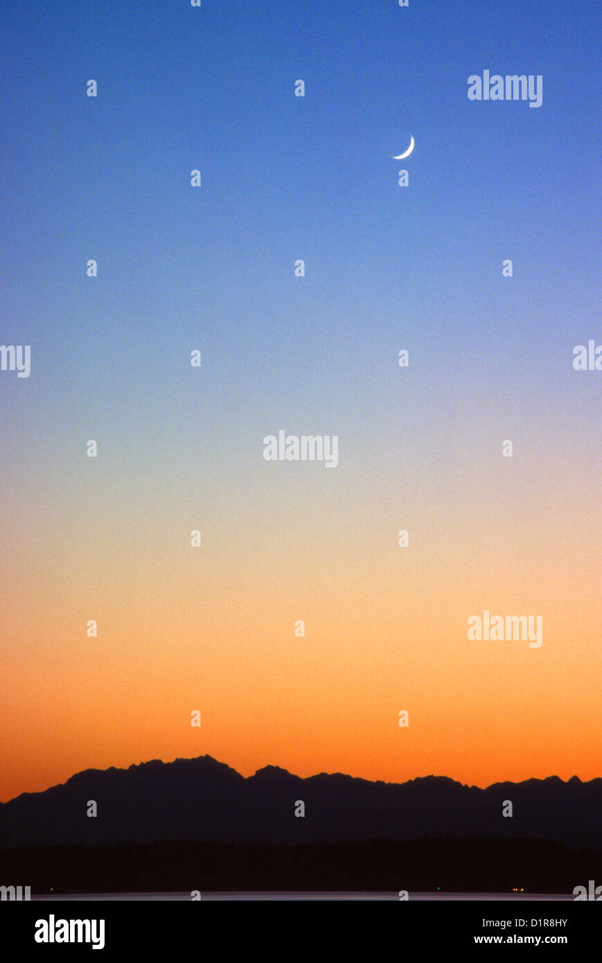 Yellow crescent moon hi-res stock photography and images - Alamy