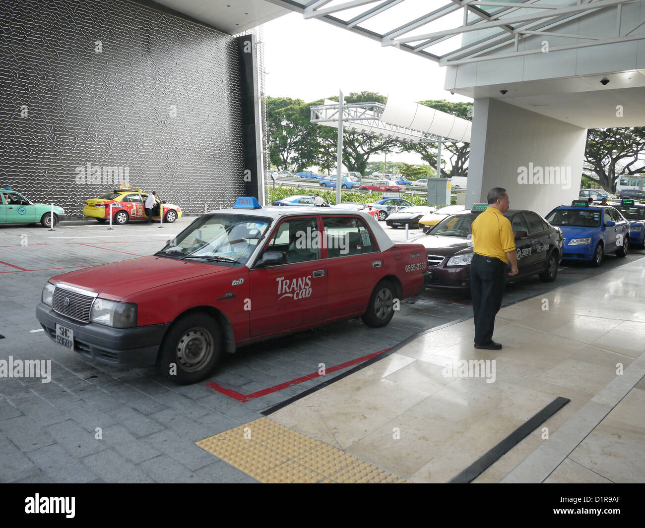 red Singapore taxi Stock Photo - Alamy red Singapore taxi Stock Photo - Alamy