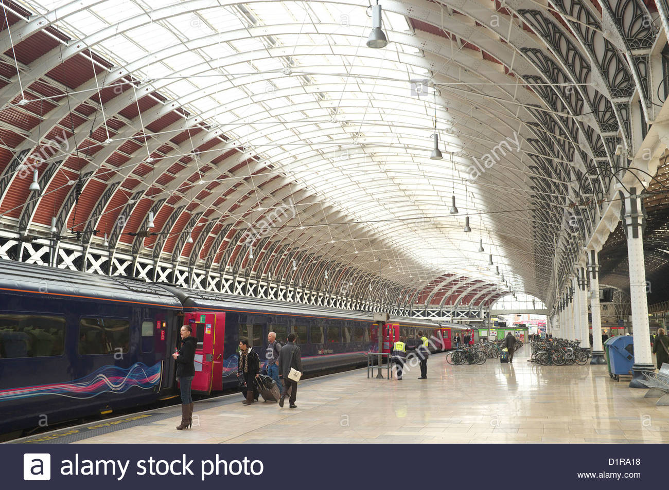 Paddington Roof High Resolution Stock Photography and Images - Alamy