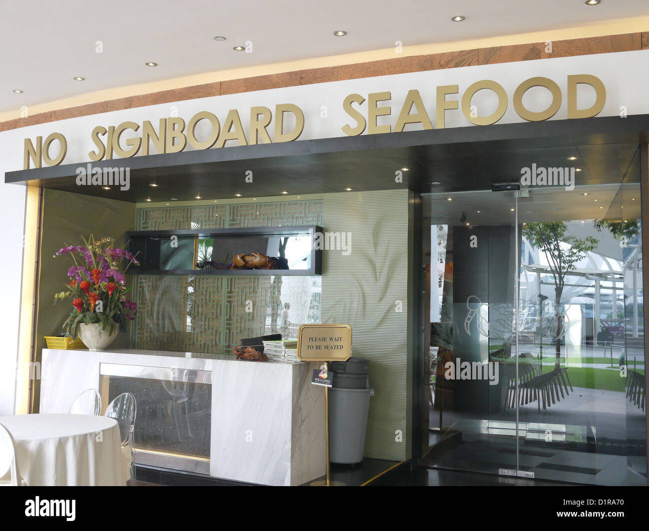 signboard seafood restaurant entrance singapore Stock Photo - Alamy
