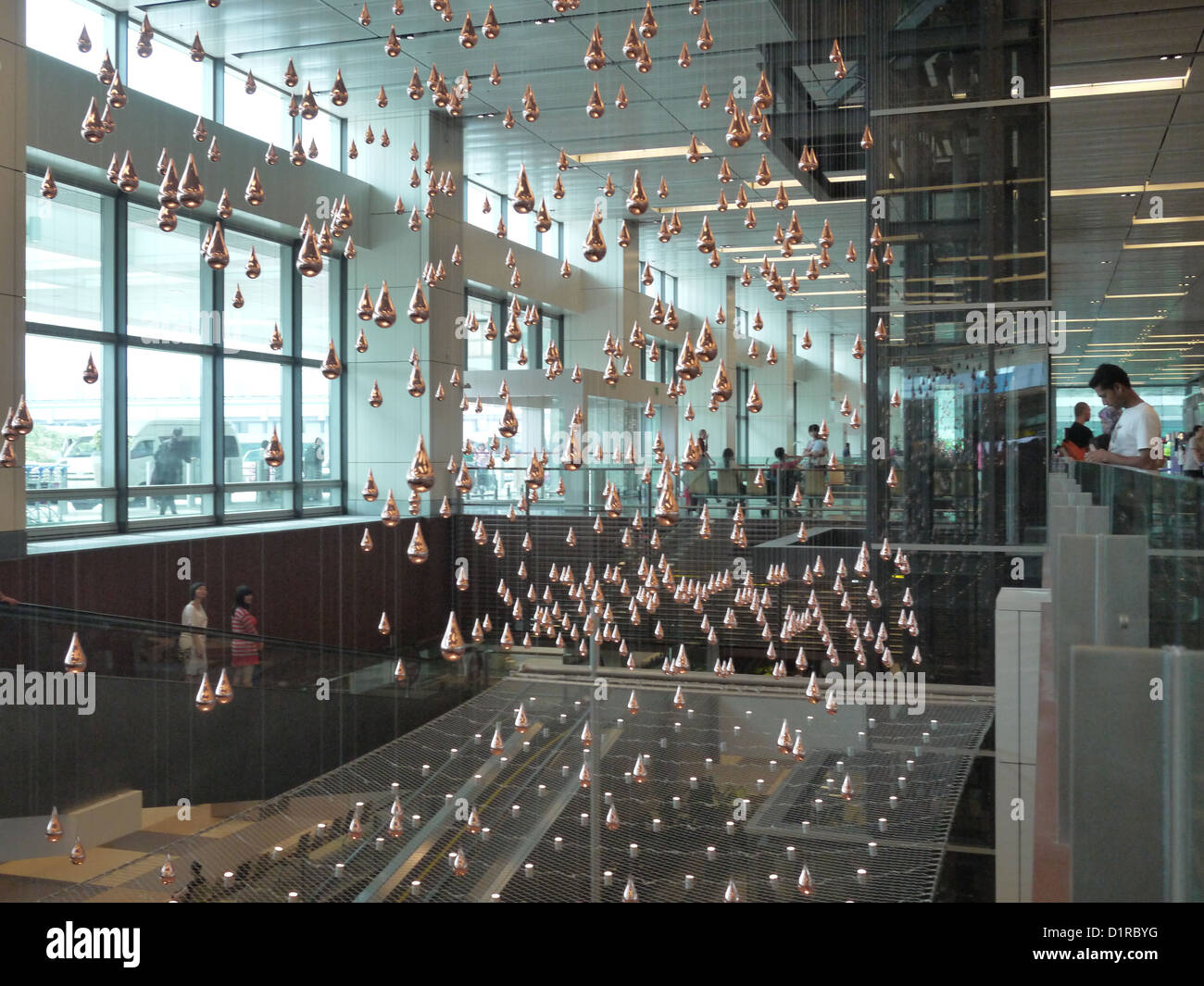 singapore airport kinetic rain art sculpture Stock Photo - Alamy