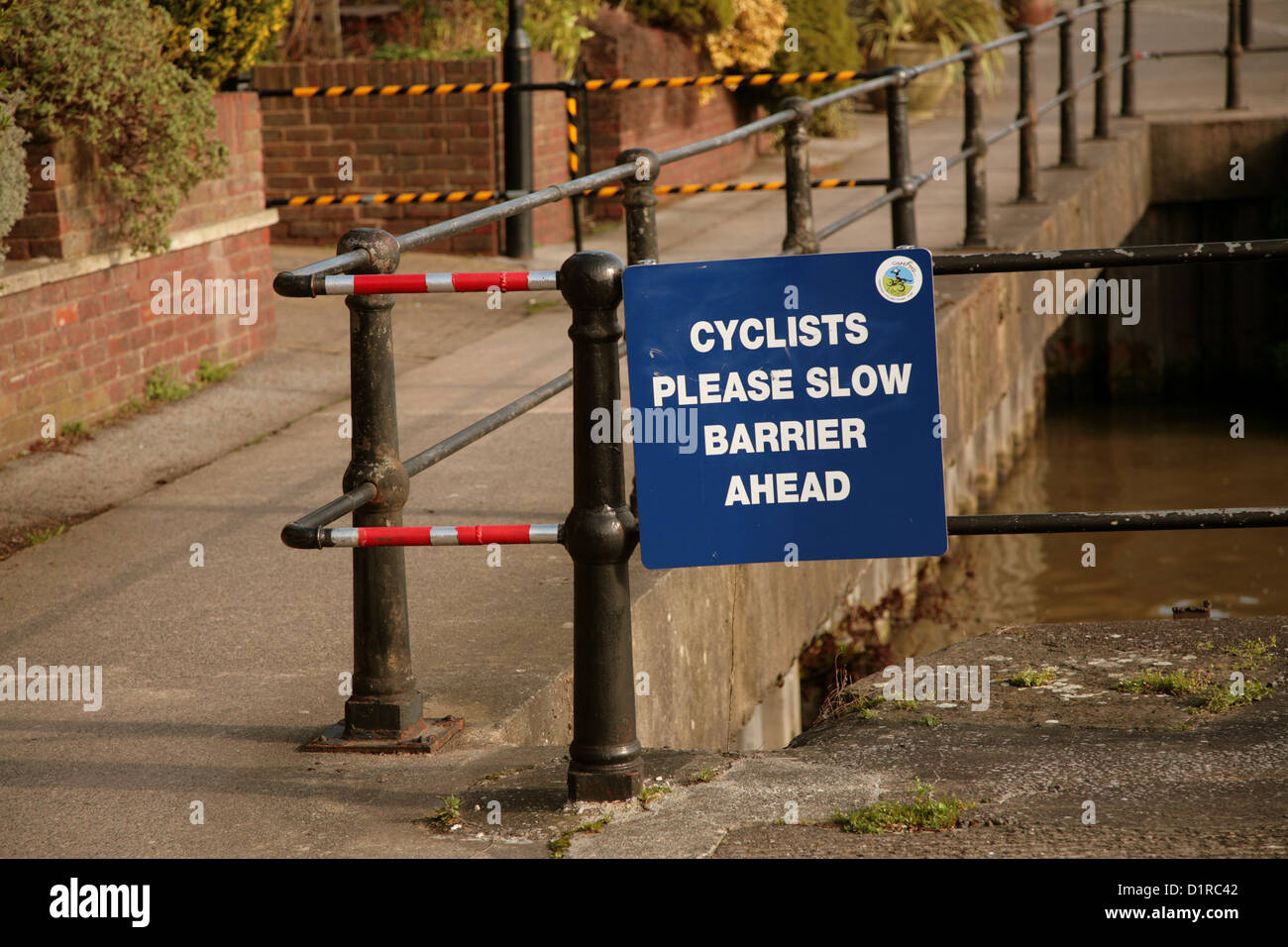 Please slow hi-res stock photography and images - Alamy