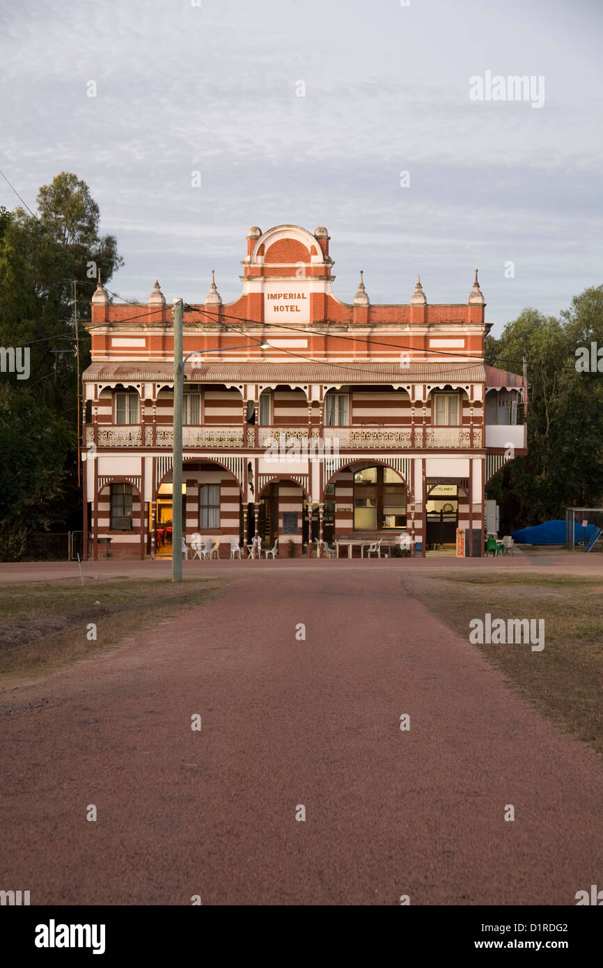 Ravenswood hotel ravenswood hi-res stock photography and images - Alamy