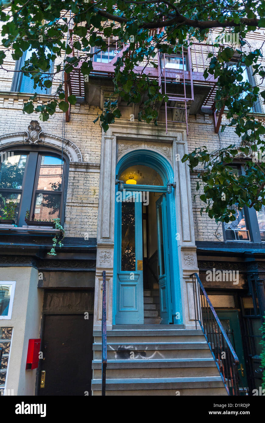 Tenement Building Stock Photos & Tenement Building Stock Images - Alamy