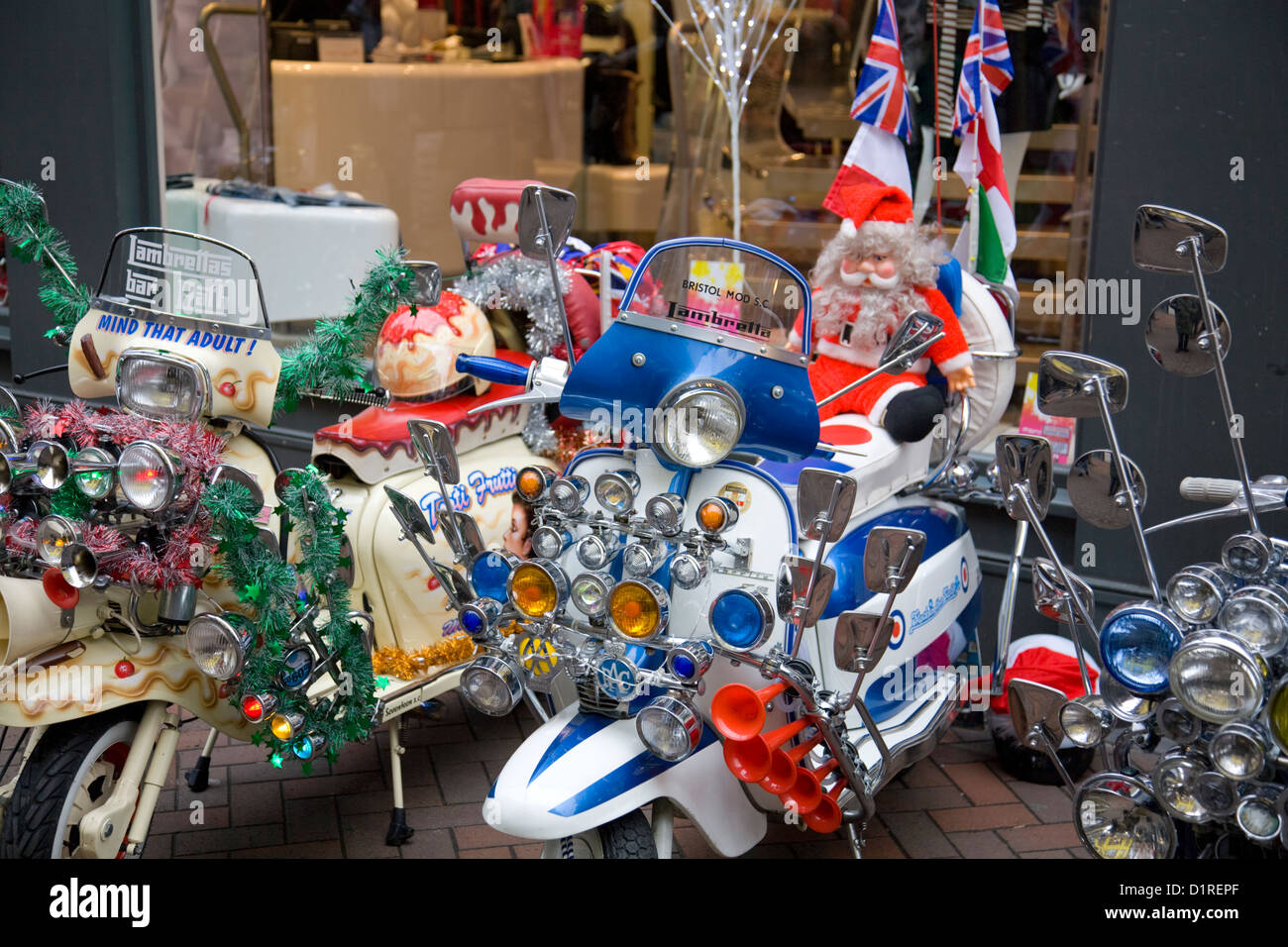 Mods scooters 1960s hi-res stock photography and images - Alamy