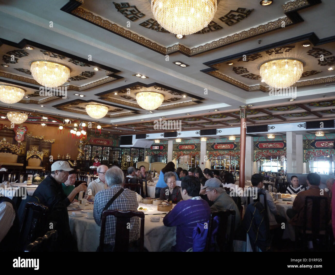 jumbo floating Chinese seafood restaurant interior Stock Photo - Alamy