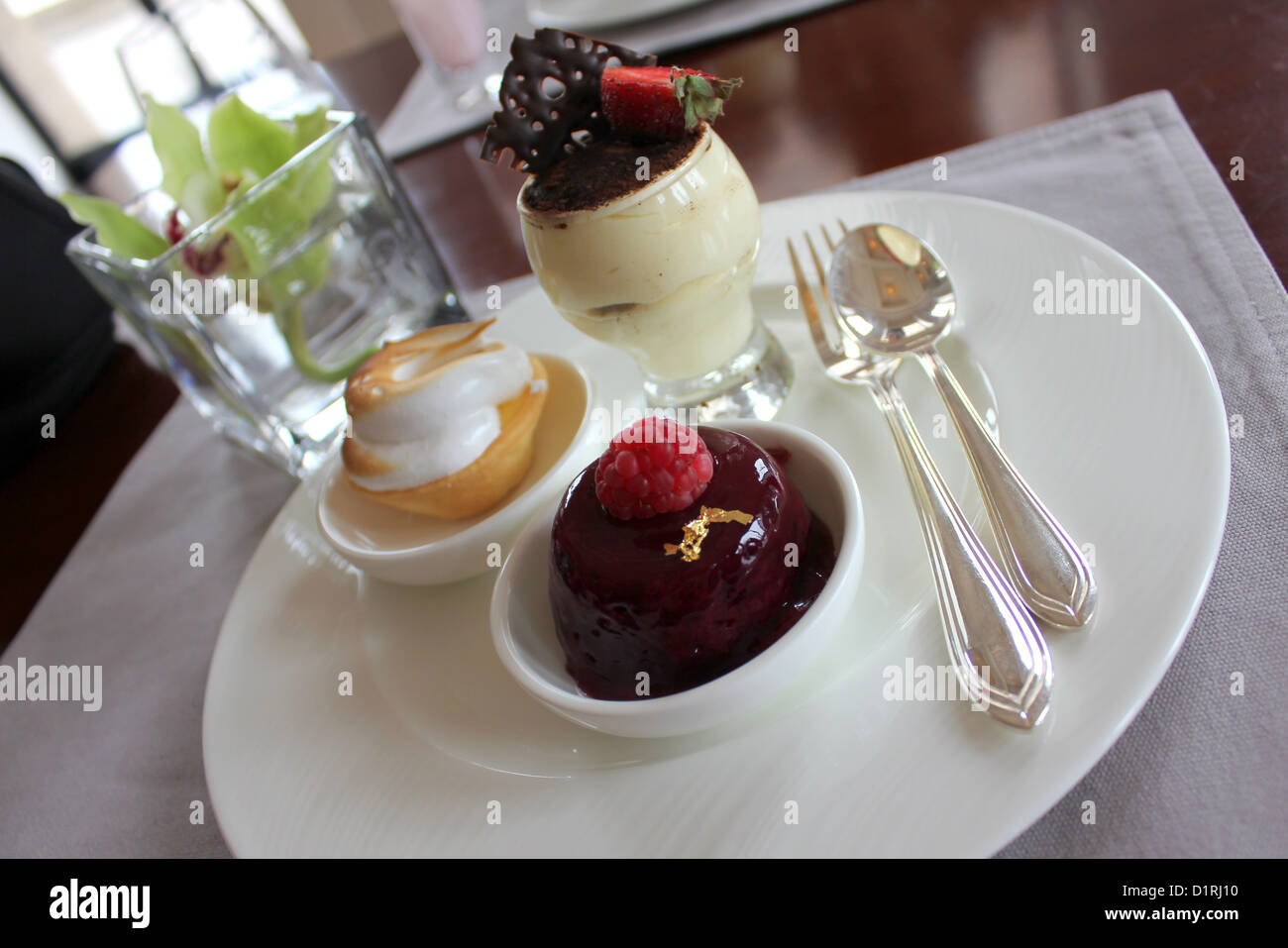 Posh dessert hi-res stock photography and images - Alamy