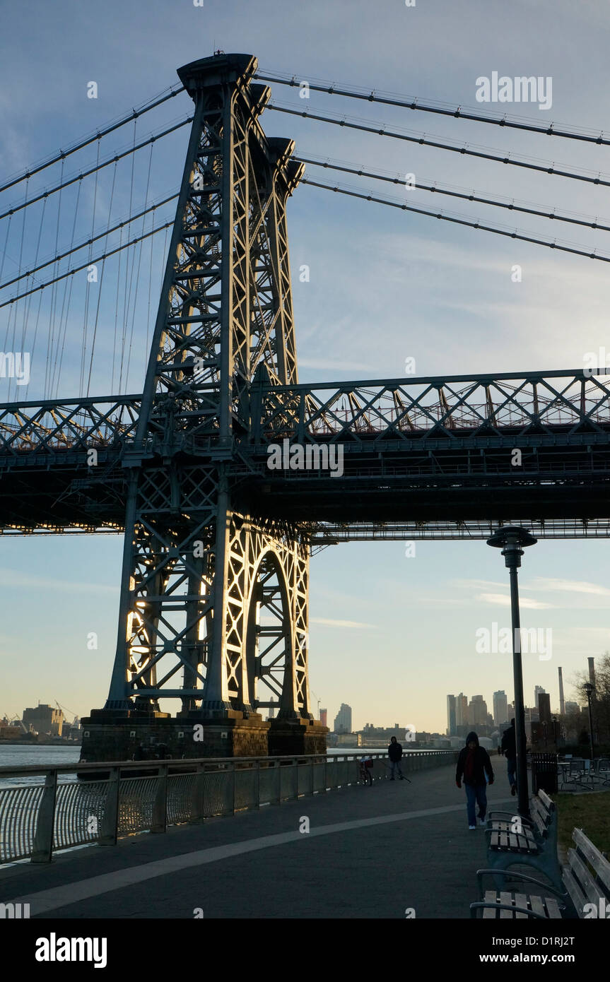 Williamsburg Bridge on the East River in the East Village area of ...