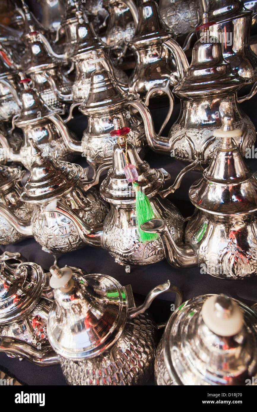 Collection of teapots hi-res stock photography and images - Alamy