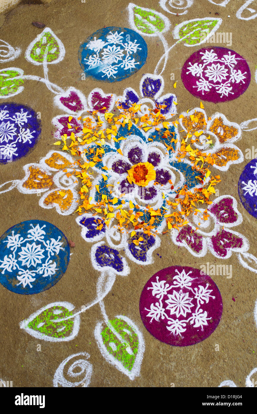 Yellow rangoli pattern hi-res stock photography and images - Alamy