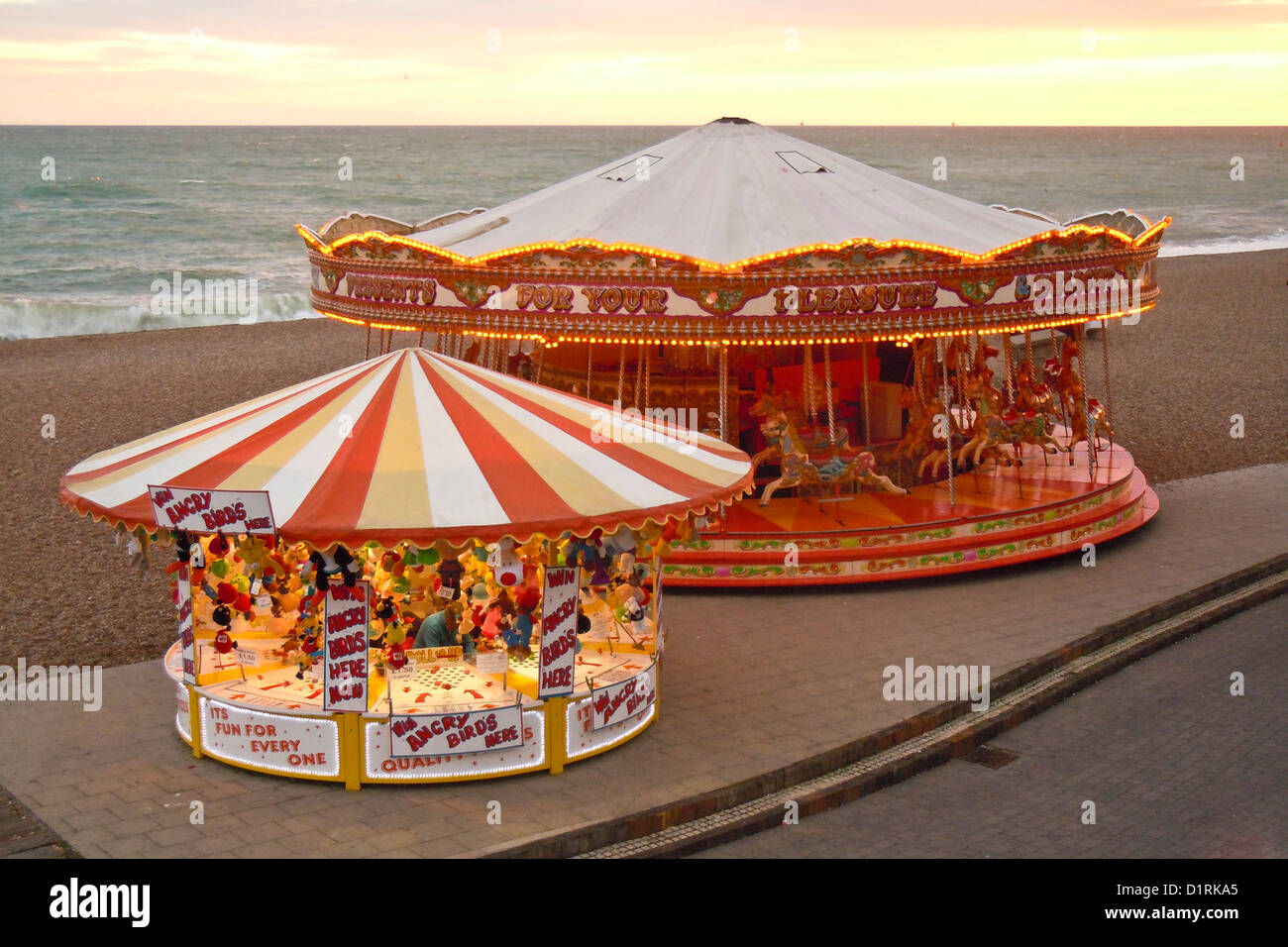 Brighton seafront amusements Stock Photo - Alamy