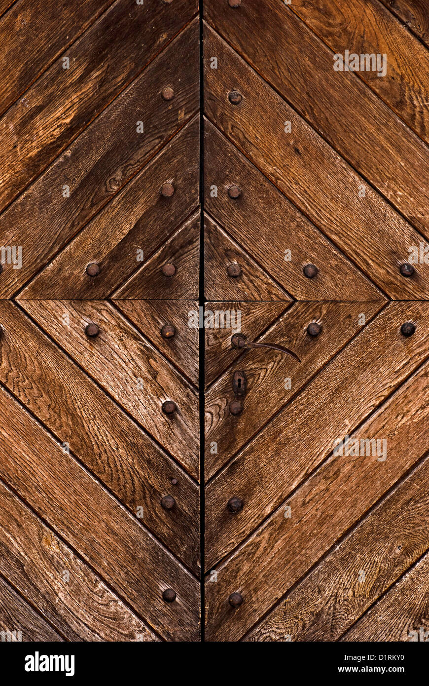 Wooden medieval door hi-res stock photography and images - Alamy