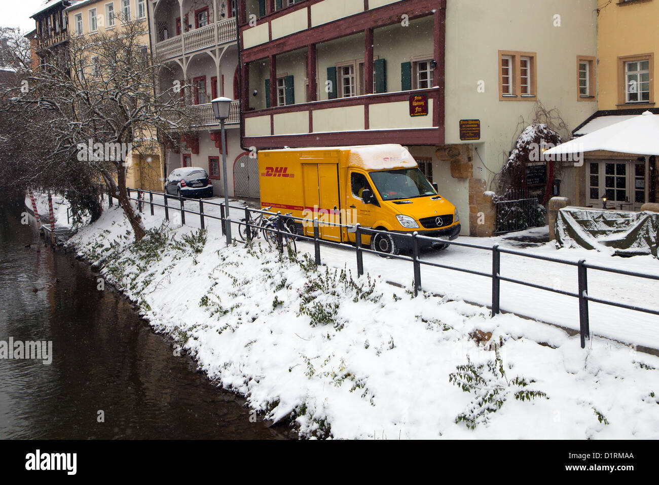 Dhl van hi-res stock photography and images - Alamy