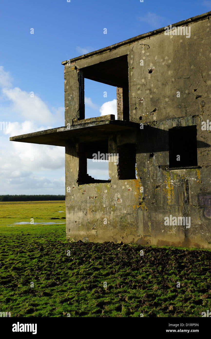 World war two air control tower hi-res stock photography and images - Alamy