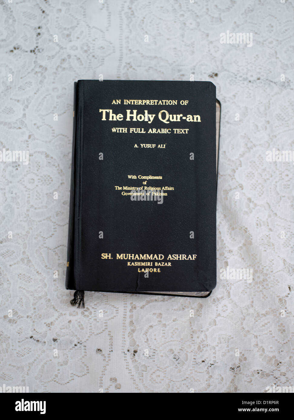 Front of a quran hi-res stock photography and images - Alamy