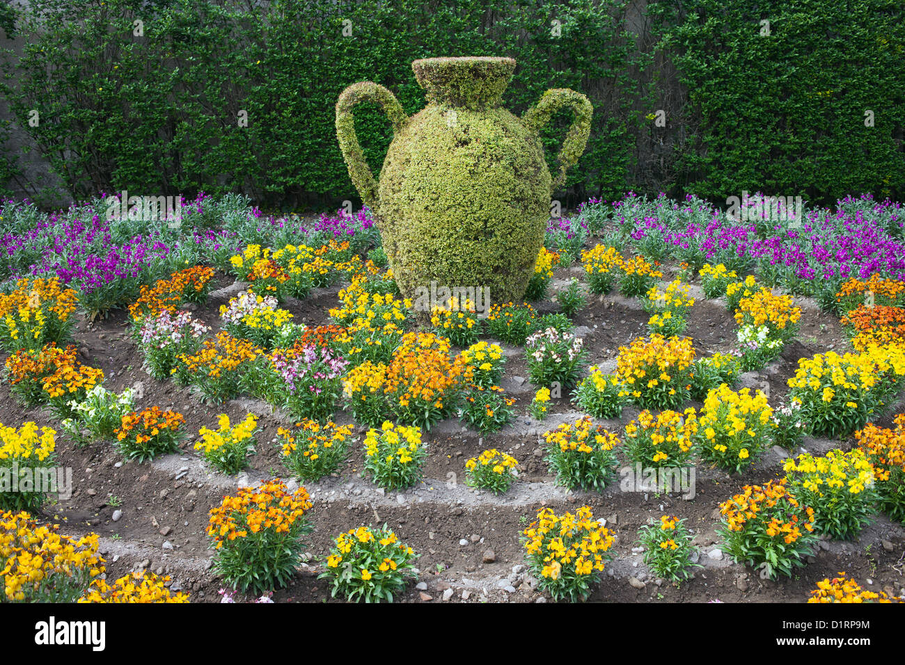 Gardens of the Alcazar Fortress of the Christian Monarchs in Cordoba ...