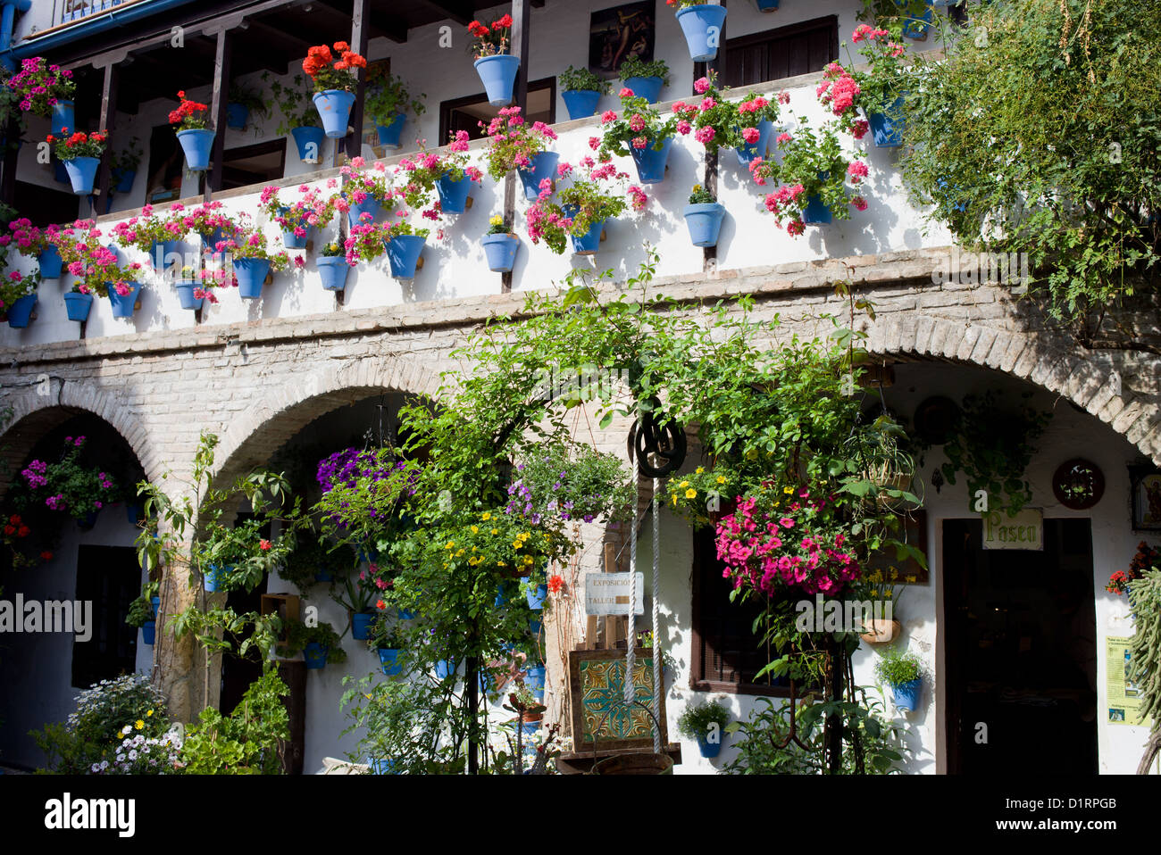 Spanish house flowers pots hi-res stock photography and images - Alamy