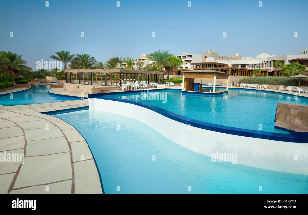 Swimming pool beach luxury hotel hi-res stock photography and images ...