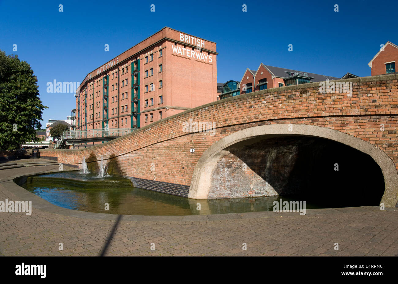 British waterways building hi-res stock photography and images - Alamy