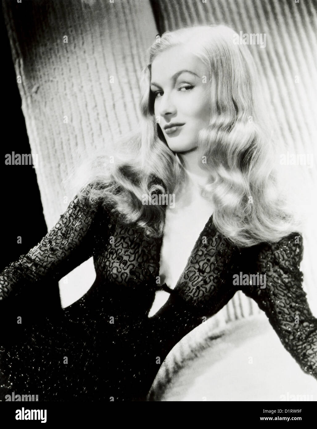 VERONICA LAKE (1922-1973) US film actress about 1942 Stock Photo - Alamy