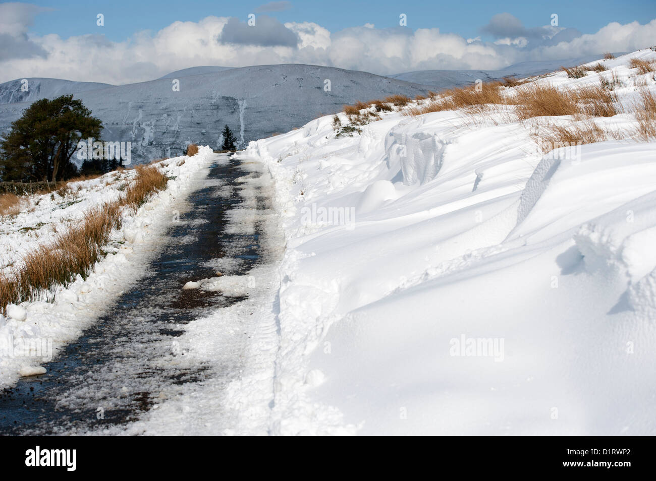 Winter road snow drift hi-res stock photography and images - Alamy