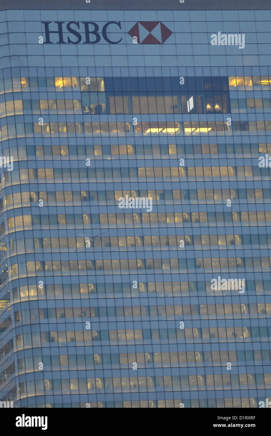 Hsbc bank building hi-res stock photography and images - Alamy