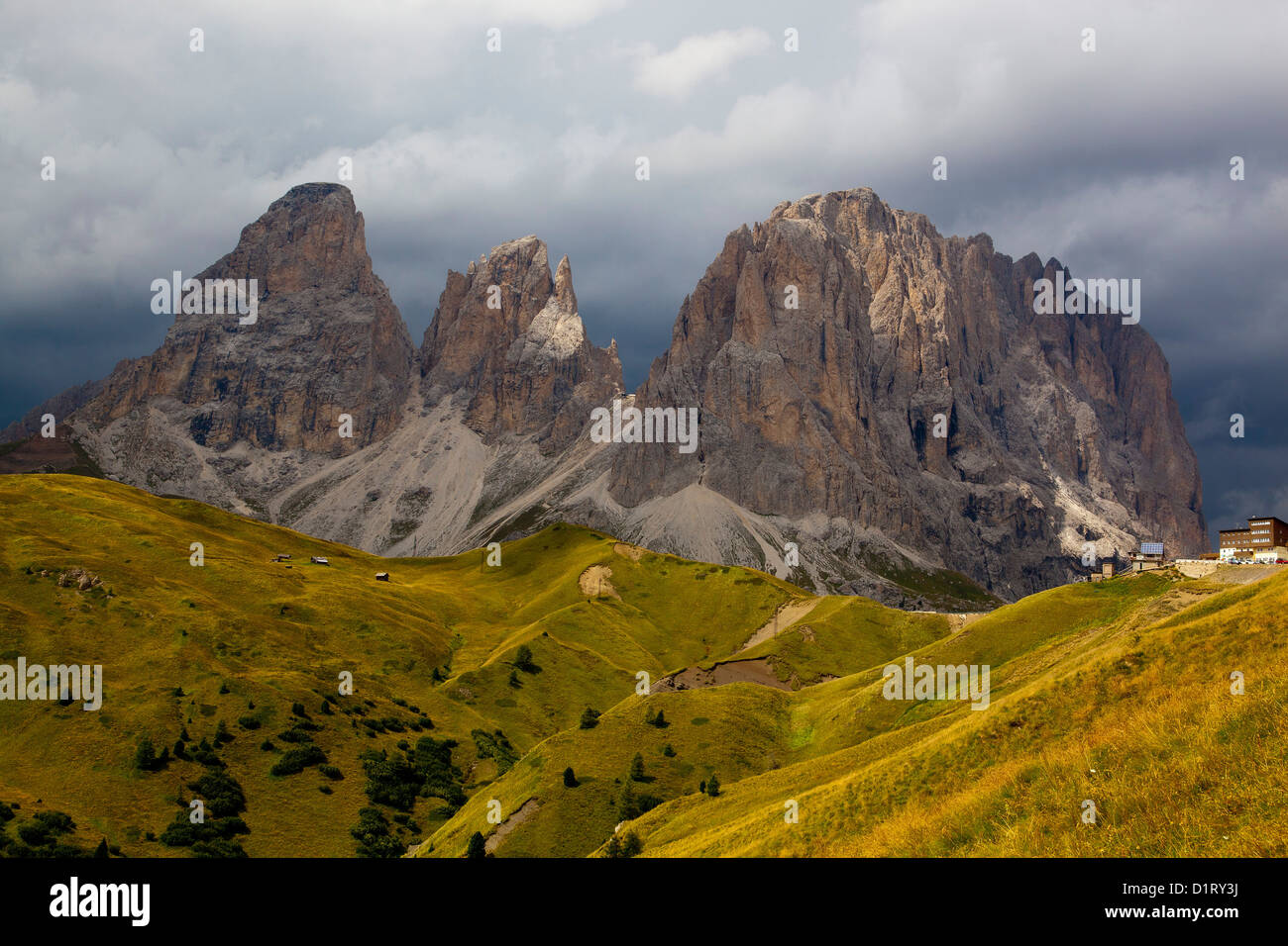Sassolungo Group: Sasso Piatto, Punta Grohmann, Cinque Dita, Sassolungo ...