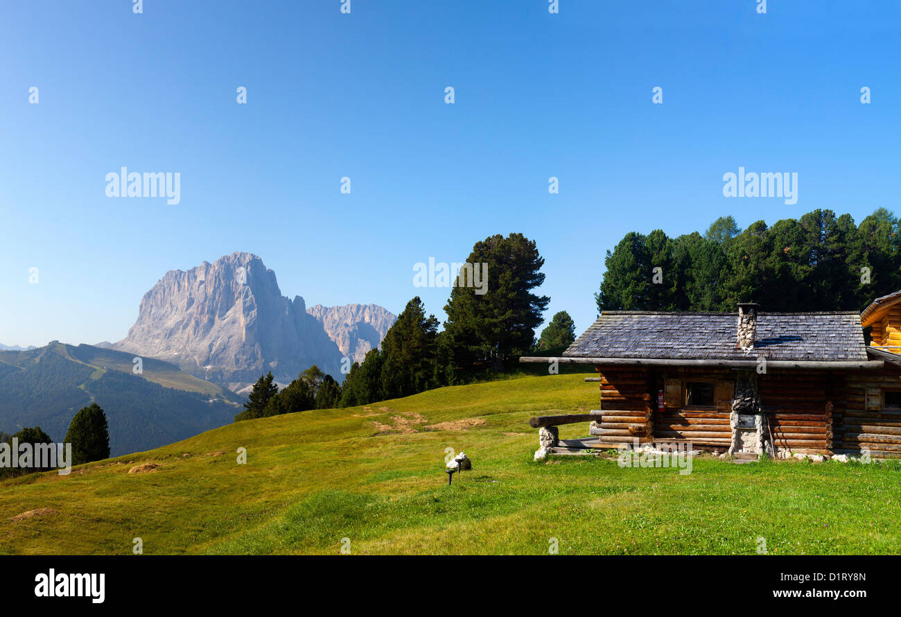 Alpine refuge at Col Raiser with Sassolungo and Sassopiatto at Sella ...