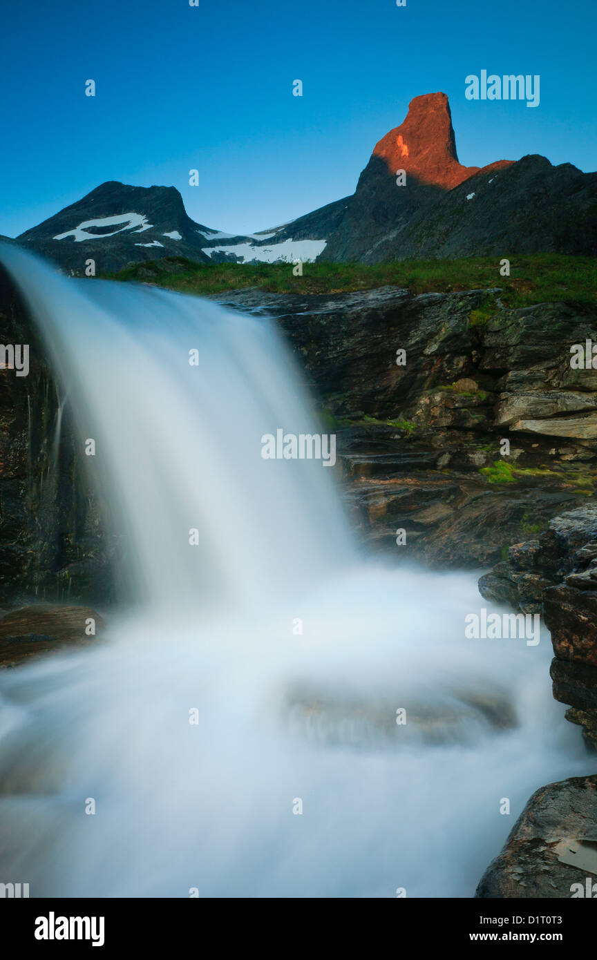 Golden hour waterfall hi-res stock photography and images - Alamy