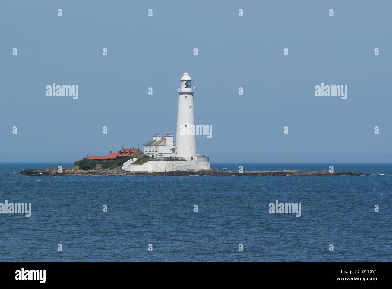 A White Lighthouse / St Mary's Lighthouse, Whitley Bay Stock Photo - Alamy