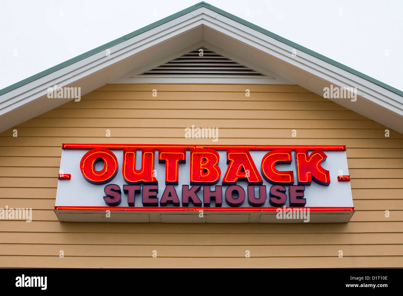 Outback steakhouse restaurant sign hi-res stock photography and images ...