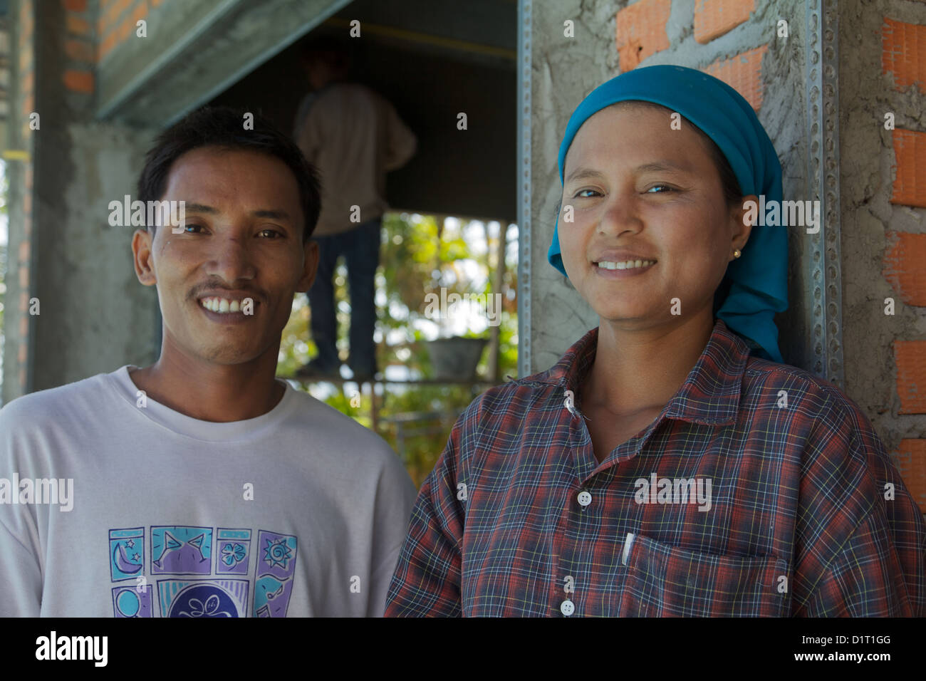 Burmese man smiling at the camera hi-res stock photography and images ...