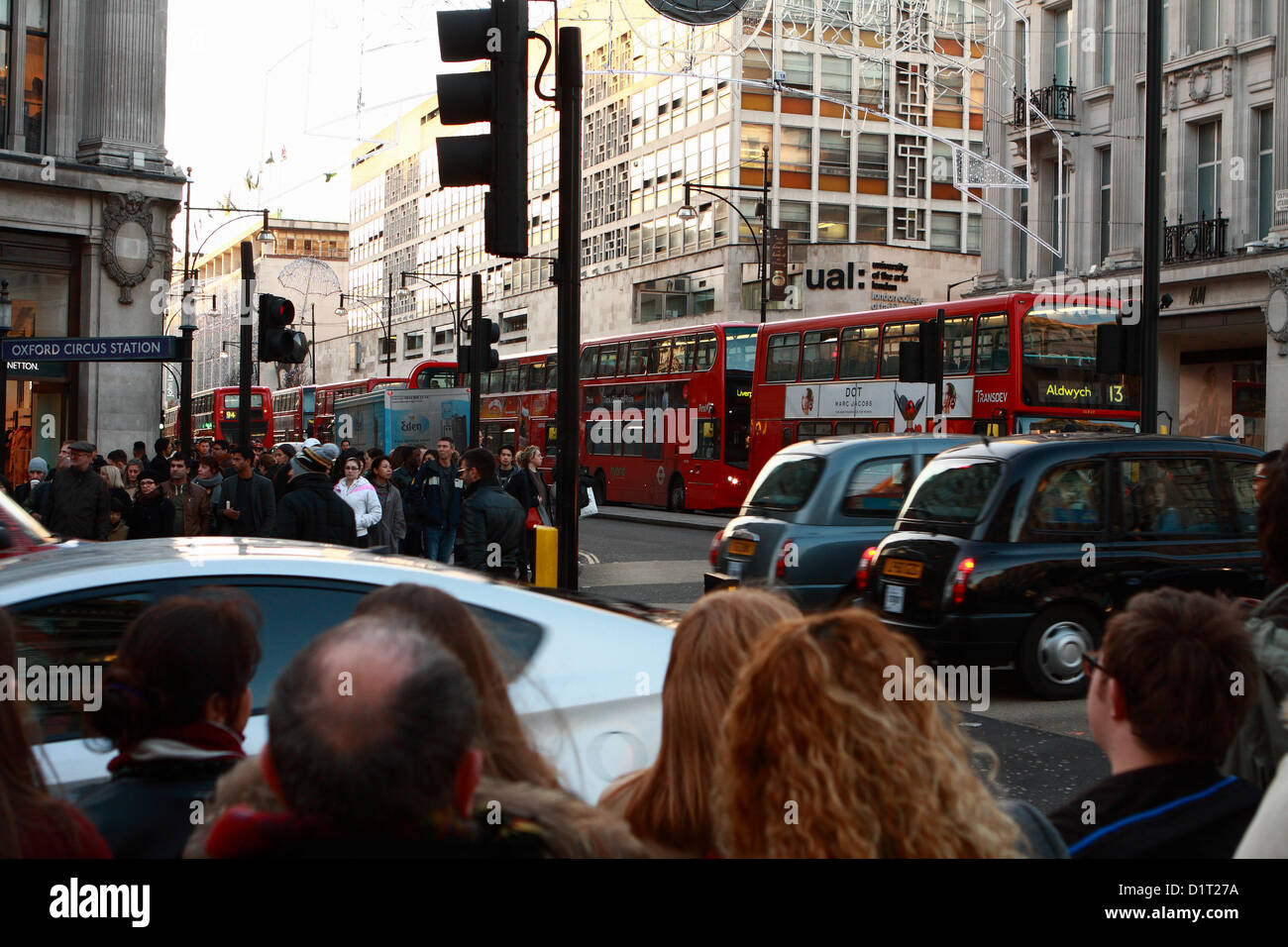 Junction busy traffic lights red hi-res stock photography and images ...